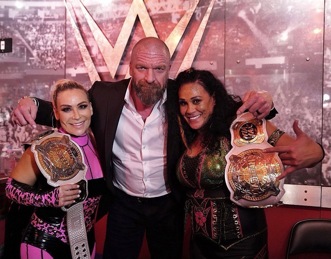 娜塔莉亚和塔米娜在周五之夜 SmackDown 赢得 WWE 女子双打冠军 - Wwtyrd.com