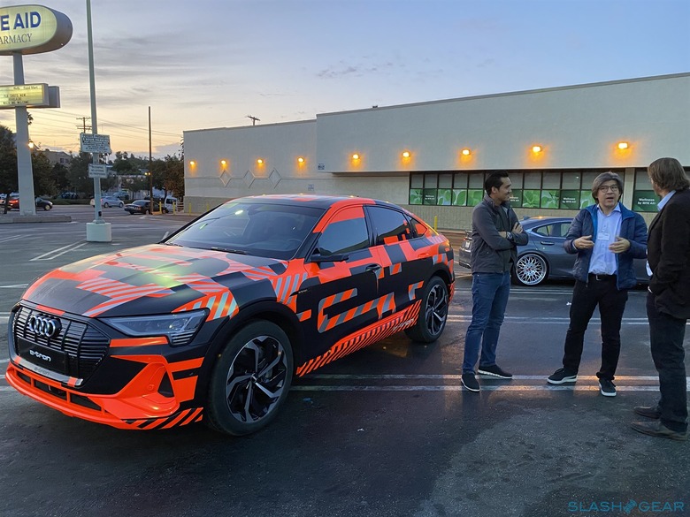 奥迪数字矩阵 LED 头灯抢先看：美国没有的 E-Tron 技术 - Wwtyrd.com