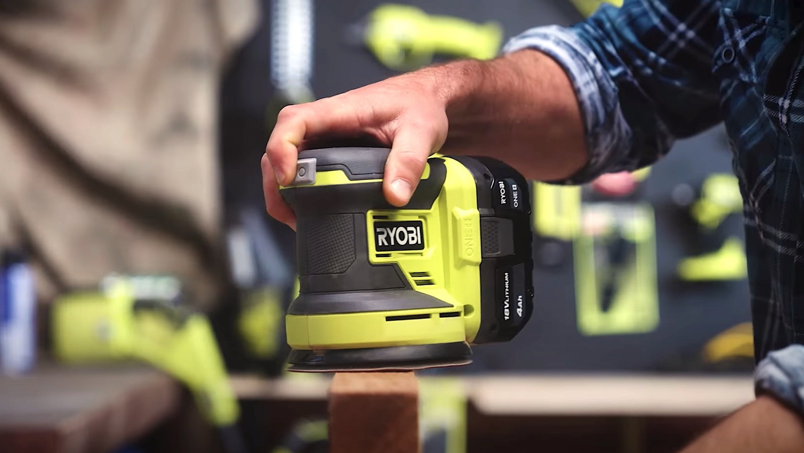 购买前您需要了解的有关 Ryobi Orbit Sander 的所有信息 - Wwtyrd.com