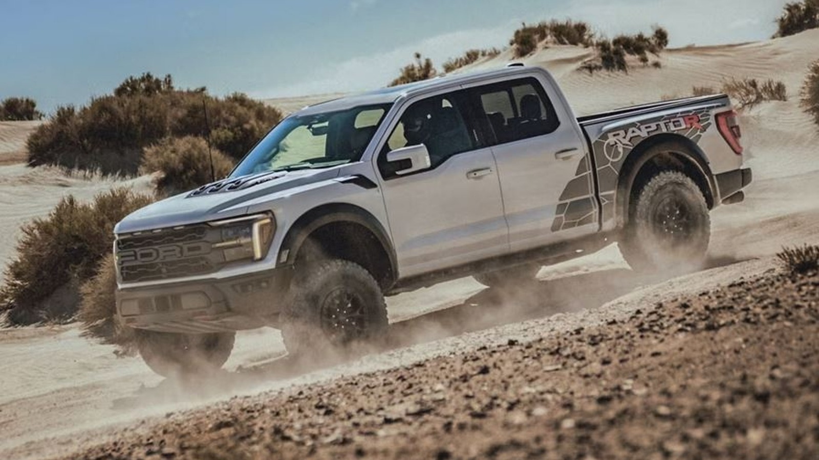 福特新款 2024 F-150 Raptor R 在马力竞赛中以超过 700 匹马力击败 Ram 的 TRX - Wwtyrd.com