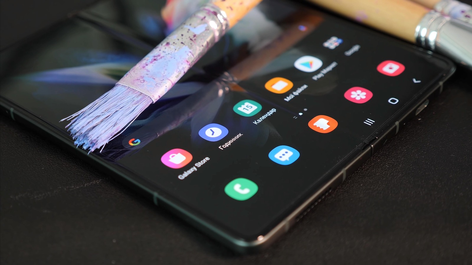 Galaxy Z Fold 4 屏下摄像头可能会进行隐形改造 - Wwtyrd.com