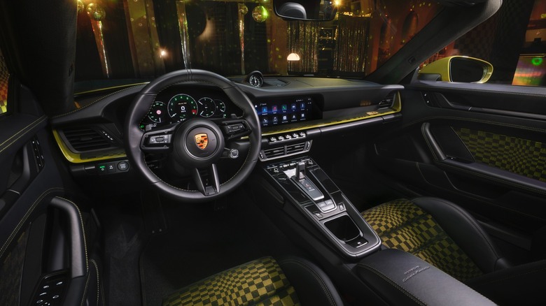 保时捷最具标志性的内饰终于在数十年后回来了，但并没有呆很长时间 - Wwtyrd.com