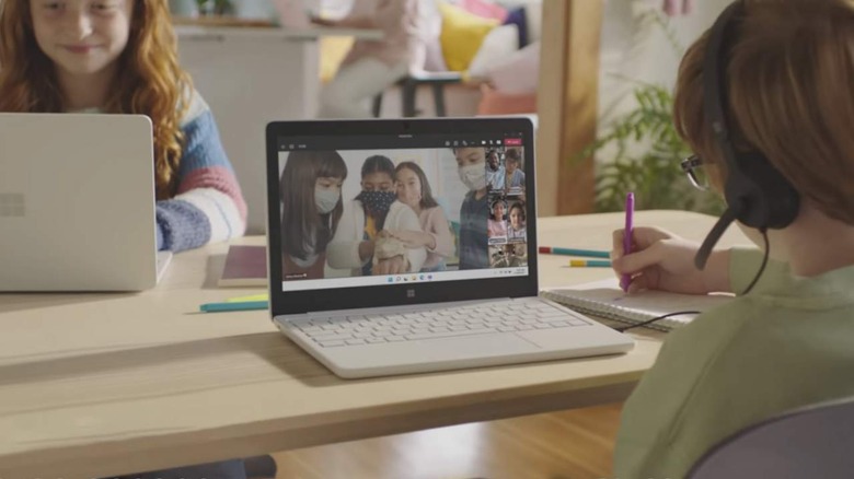 Surface Laptop SE 价格提供了 Windows 11 SE 的真正 Chromebook 替代品