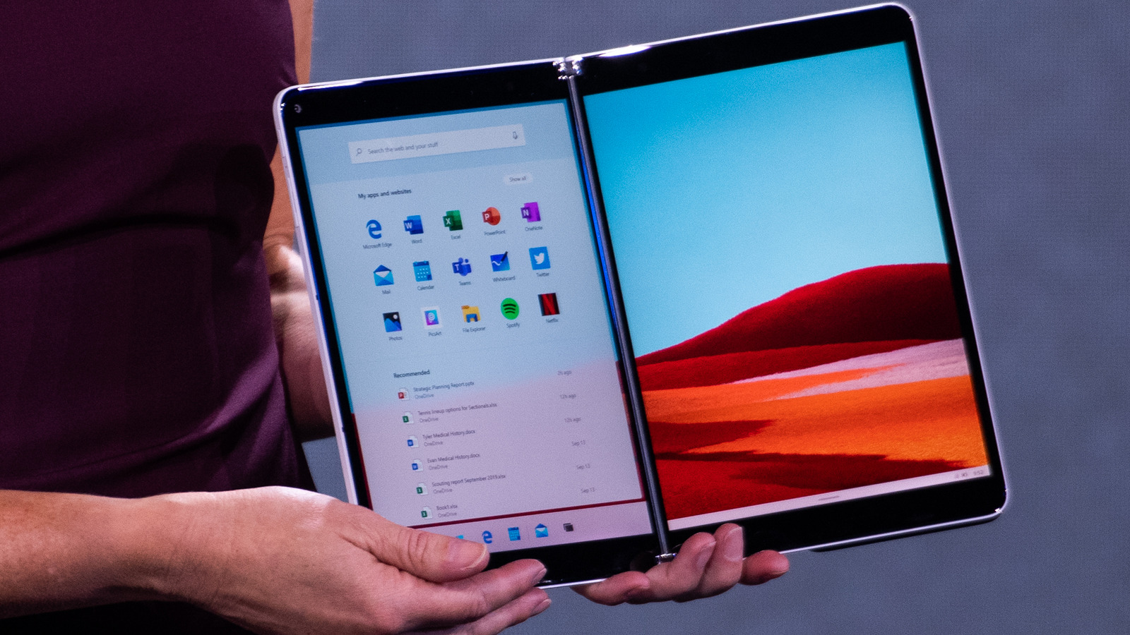 Surface Neo 原型照片提醒我们可能永远不会发生的事情 - Wwtyrd.com