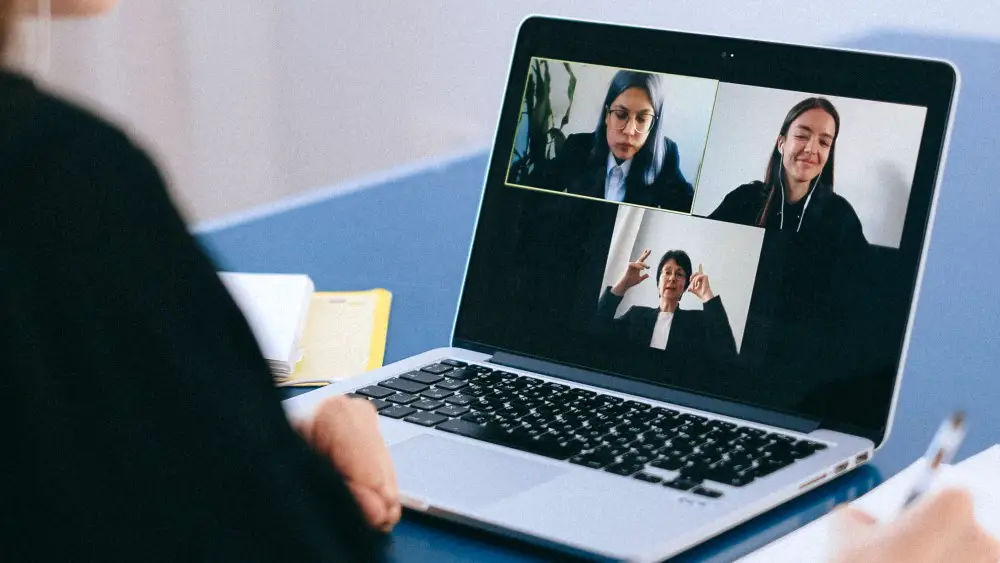 在 Zoom、Google Meet、Skype、Microsoft Teams、Slack 和 Hangouts 上进行 1 小时视频会议会消耗多少数据流量？ - Wwtyrd.com