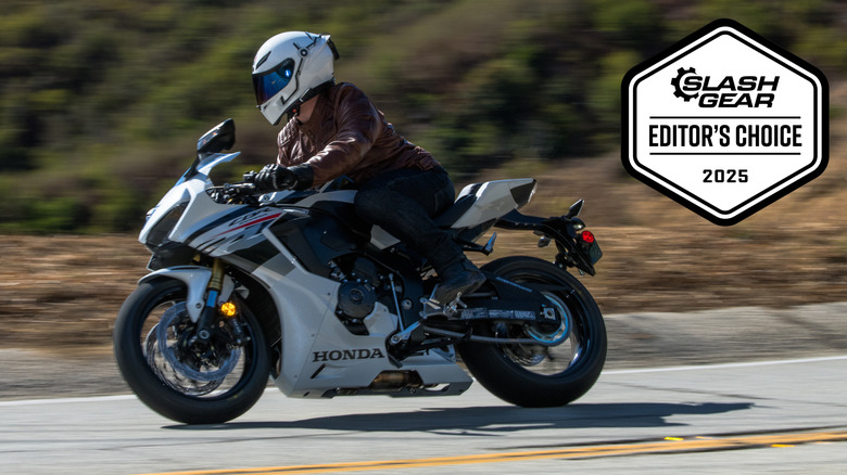 2025 年本田 CBR1000RR 評論：以這個價格，您不會錯過第三個 R - Wwtyrd.com