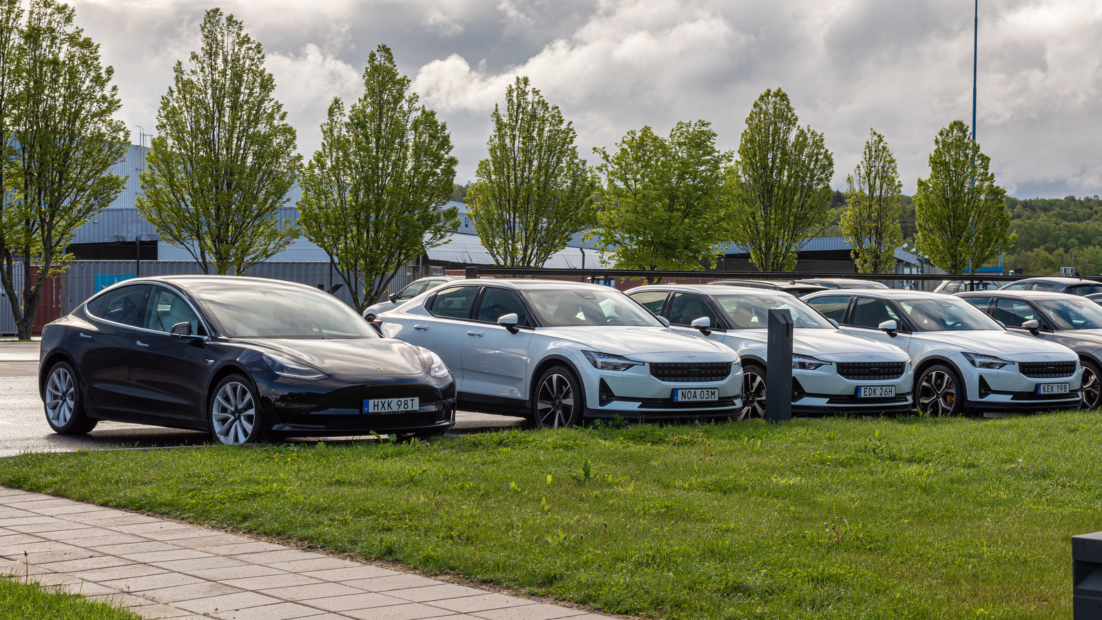 特斯拉 Model 3 與 Polestar 2：誰是更好的電動汽車？ - Wwtyrd.com