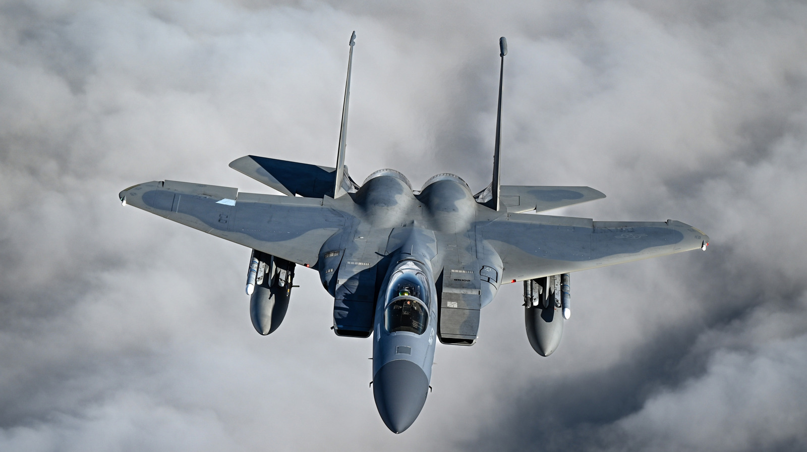 What Does The Inside Of An F-15 Eagle Fighter Jet Look Like? - Wwtyrd.com